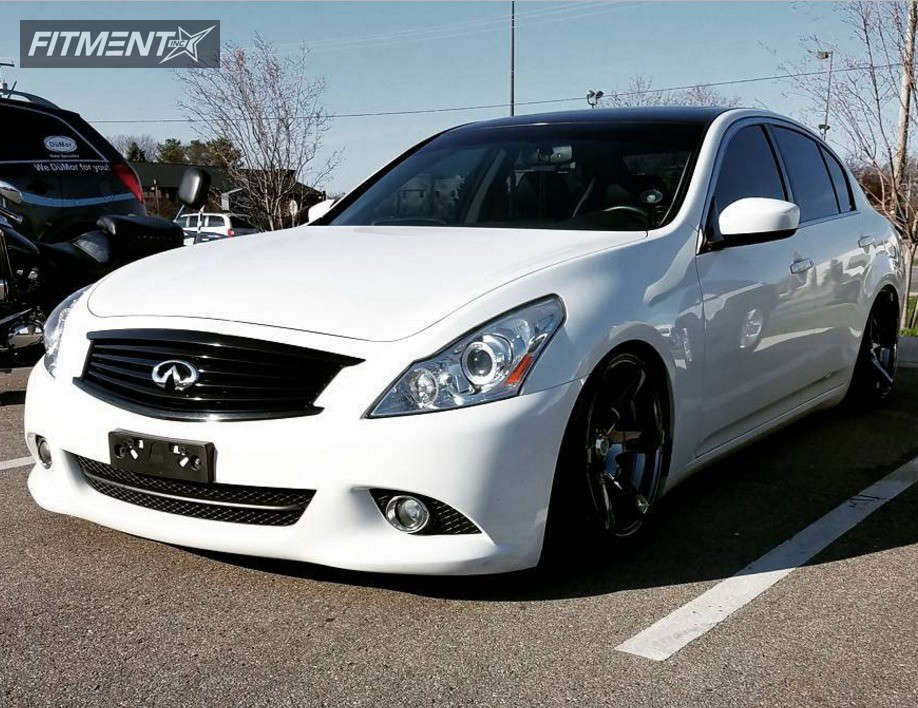 2012 INFINITI G37 Journey with 18x9.5 Cosmis Racing S1 and Accelera ...
