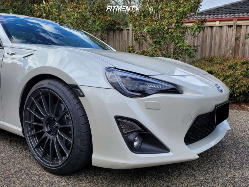 2013 Toyota 86 GTS with 18x8.5 Enkei Rs05-rr and Michelin 225x40 on ...
