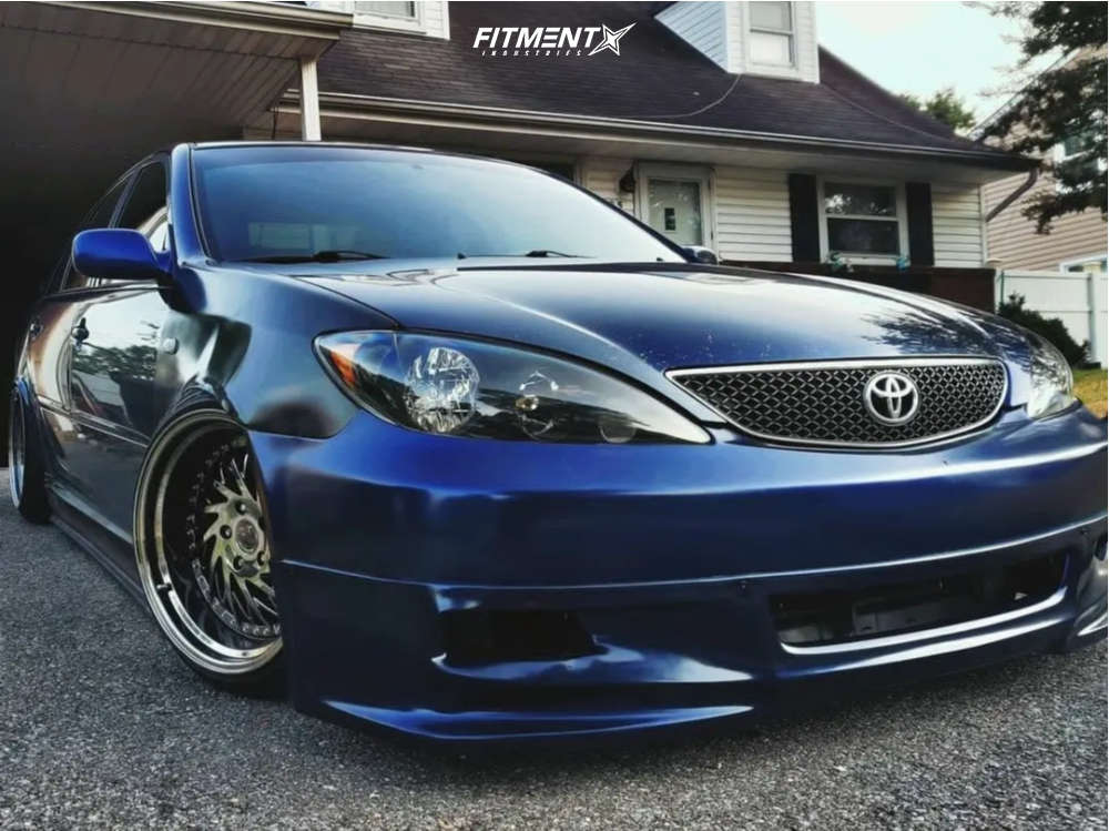 2005 Toyota Camry SE with 18x10.5 Aodhan Ds03 and Goodyear 225x40 on ...