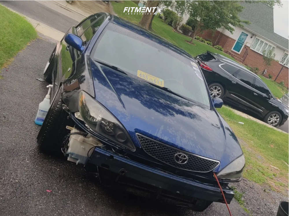 2005 Toyota Camry SE with 18x10.5 Aodhan Ds03 and Goodyear 225x40 on ...