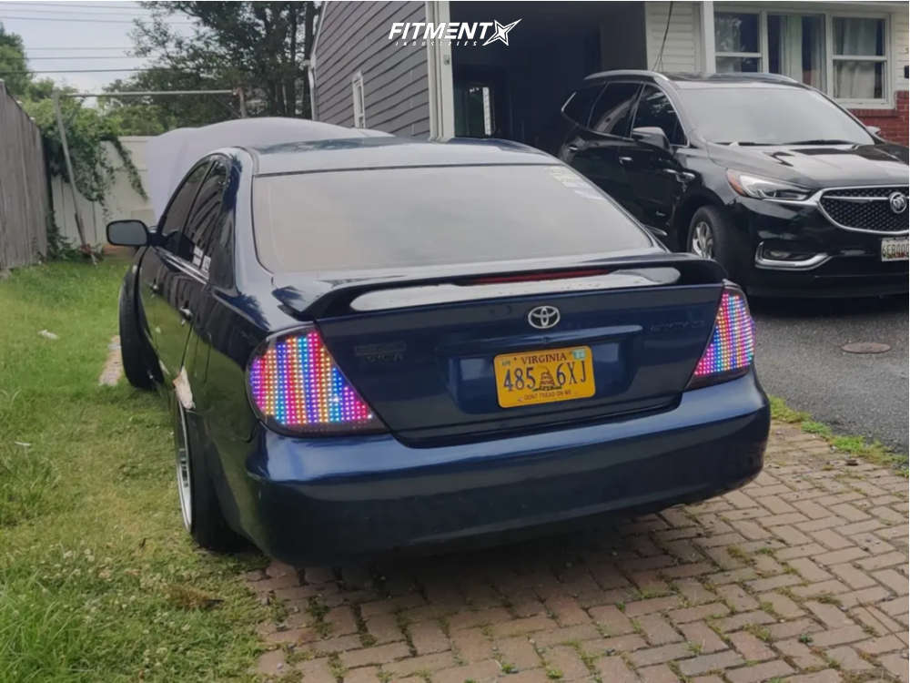 2005 Toyota Camry SE with 18x10.5 Aodhan Ds03 and Goodyear 225x40 on ...