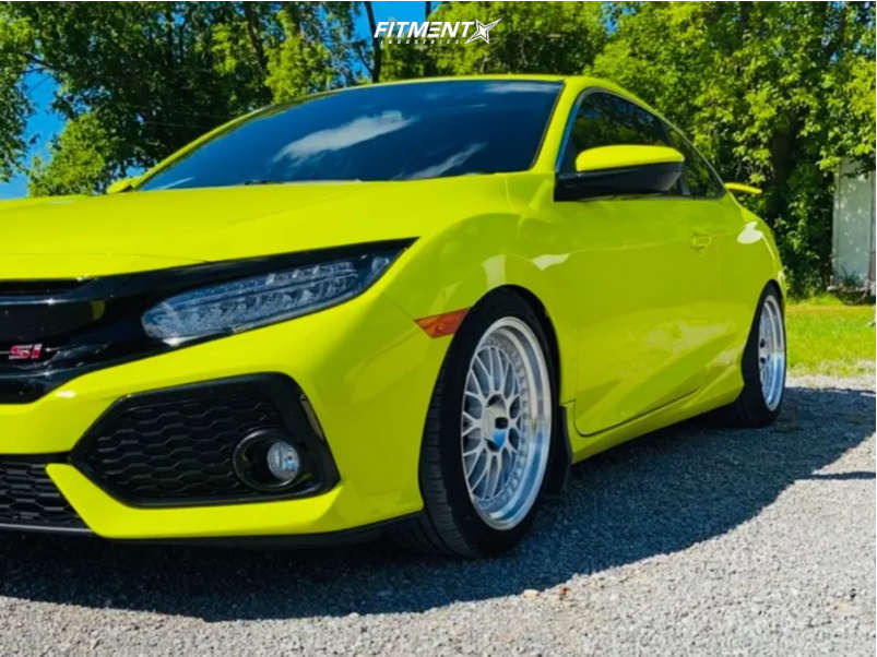 2019 Honda Civic Si with 18x8.5 ESR Sr01 and Goodyear 235x40 on ...