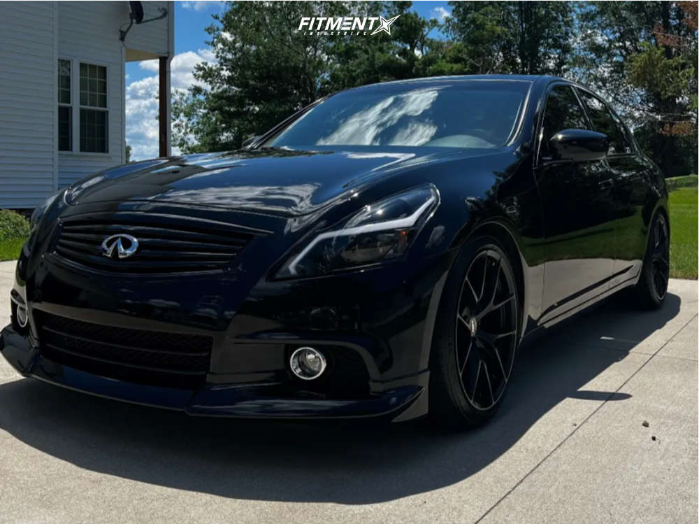2013 INFINITI G37 X with 19x9.5 ESR Rf2 and Michelin 255x35 on ...