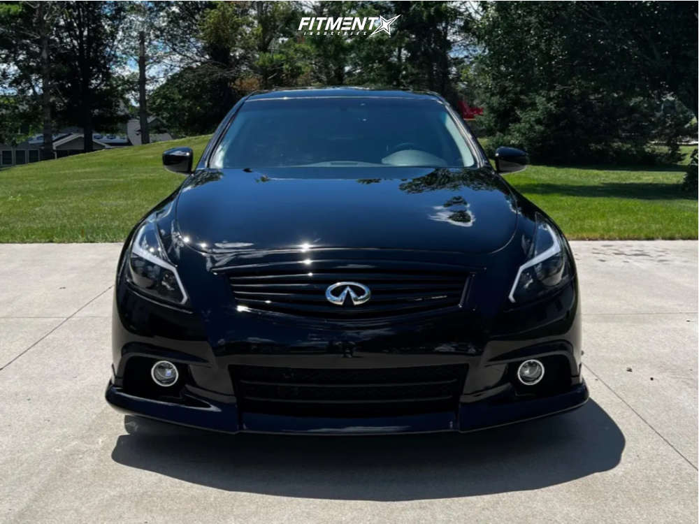 2013 INFINITI G37 X with 19x9.5 ESR Rf2 and Michelin 255x35 on ...