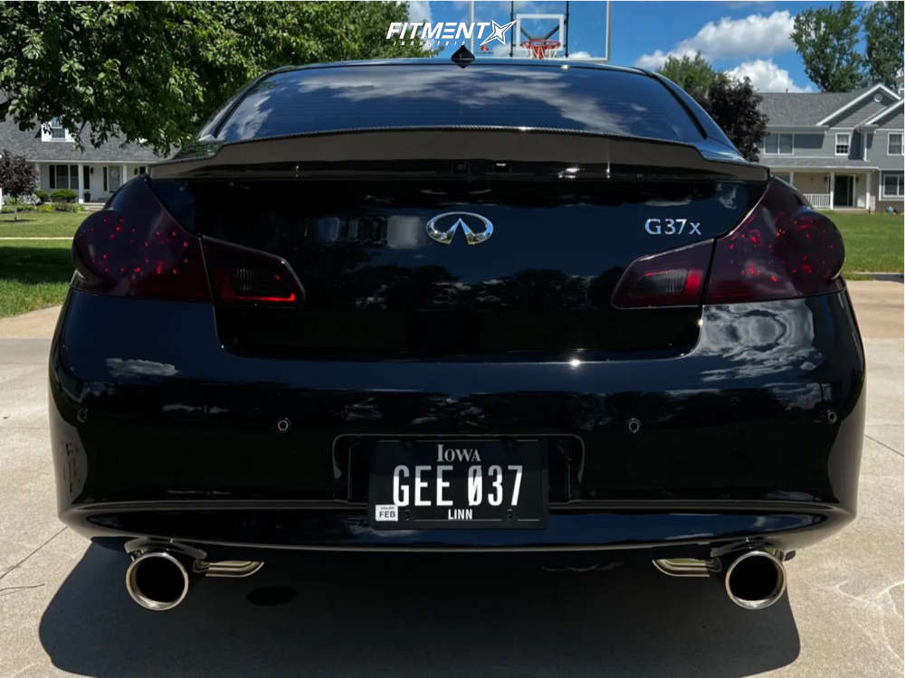 2013 INFINITI G37 X with 19x9.5 ESR Rf2 and Michelin 255x35 on ...