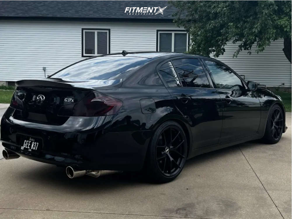 2013 INFINITI G37 X with 19x9.5 ESR Rf2 and Michelin 255x35 on ...