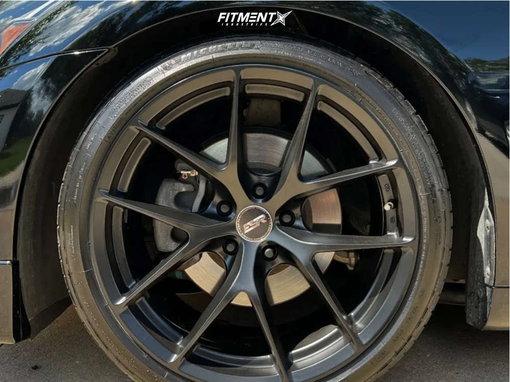 2013 INFINITI G37 X with 19x9.5 ESR Rf2 and Michelin 255x35 on ...