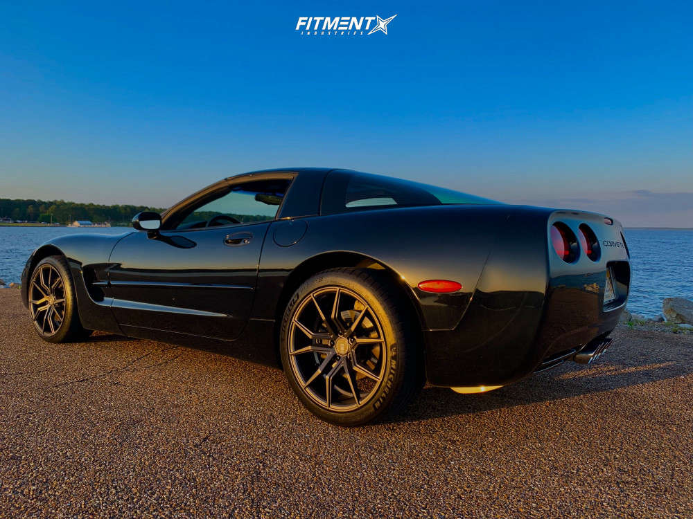 2000 Chevrolet Corvette Base with 19x9 XO Verona and Michelin 235x35 on ...