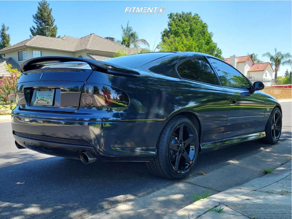 2006 Pontiac GTO Base with 17x8.5 4play Oe Wheels CV06A and Vercelli ...