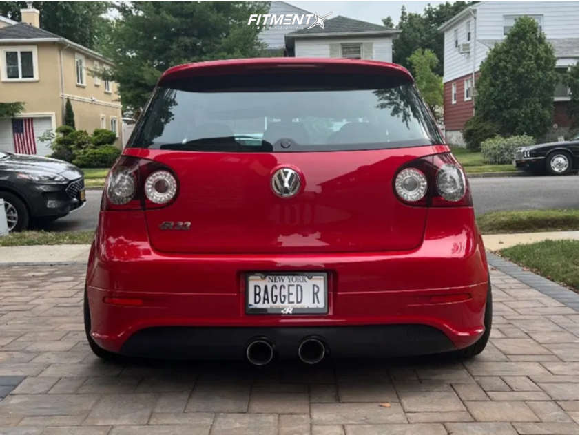 2008 Volkswagen R32 Base with 18x8.5 Fifteen52 Chicane and Bridgestone ...