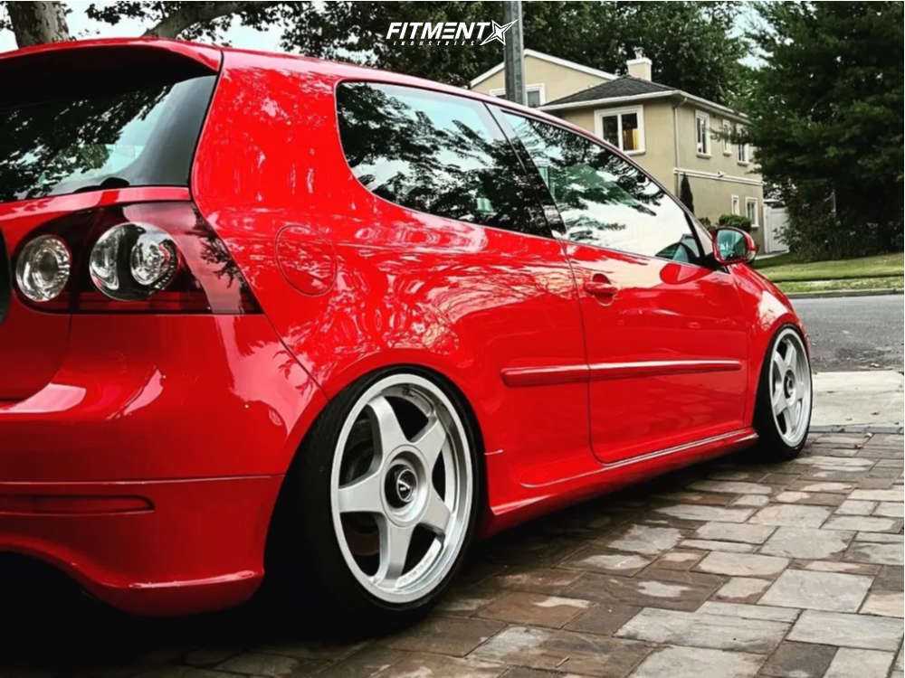 2008 Volkswagen R32 Base with 18x8.5 Fifteen52 Chicane and Bridgestone ...