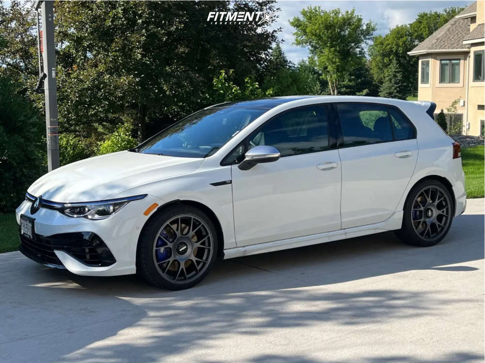 2022 Volkswagen Golf R Base with 19x8.5 Rotiform Tuf and Bridgestone ...