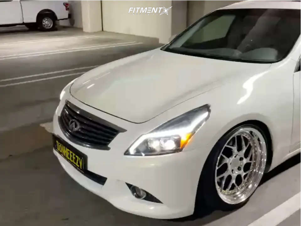 2013 INFINITI G37 Journey with 19x9.5 Aodhan Ds01 and Vercelli 225x40 ...