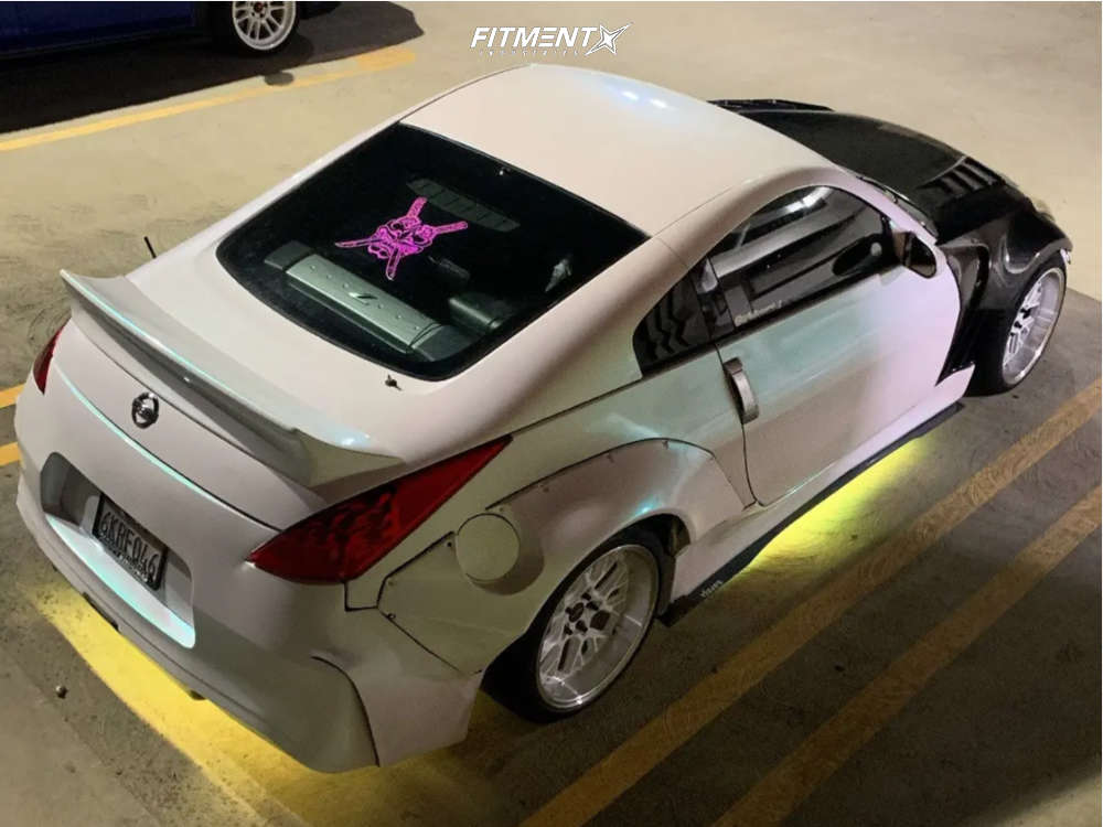 2006 Nissan 350Z Base with 18x10.5 ESR Cs11 and Continental 265x35 on ...