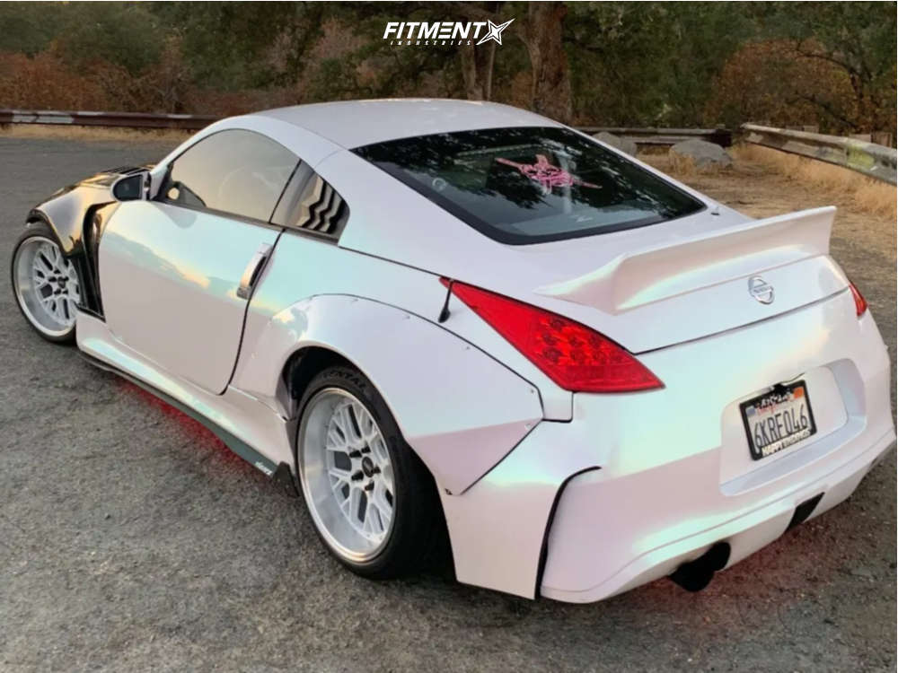 2006 Nissan 350Z Base with 18x10.5 ESR Cs11 and Continental 265x35 on ...