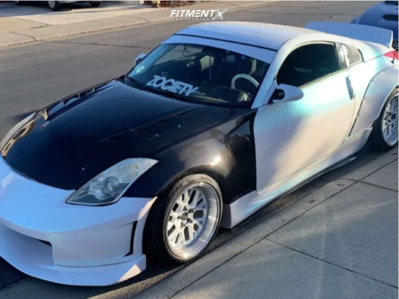 2006 Nissan 350Z Base with 18x10.5 ESR Cs11 and Continental 265x35 on ...