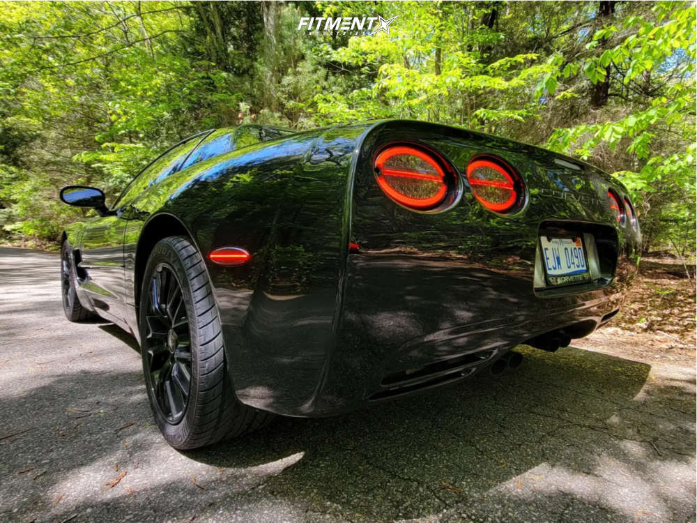1999 Chevrolet Corvette Base with 17x8.5 Factory Reproductions Fr22 and ...