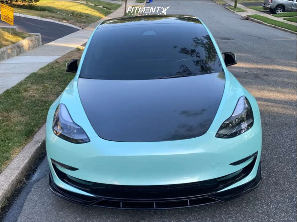 2022 Tesla 3 Performance with 20x9 Ferrada CM1 and Ohtsu 245x45 on ...