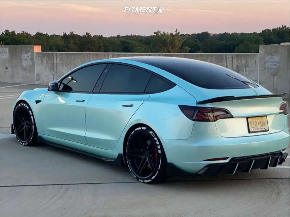 2022 Tesla 3 Performance with 20x9 Ferrada CM1 and Ohtsu 245x45 on ...