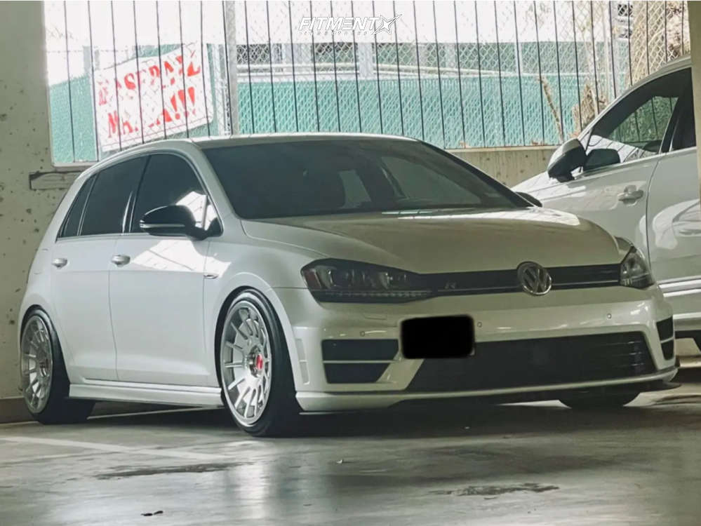 2017 Volkswagen Golf R Base with 18x9.5 3SDM 0.66 and Hankook 225x40 on ...