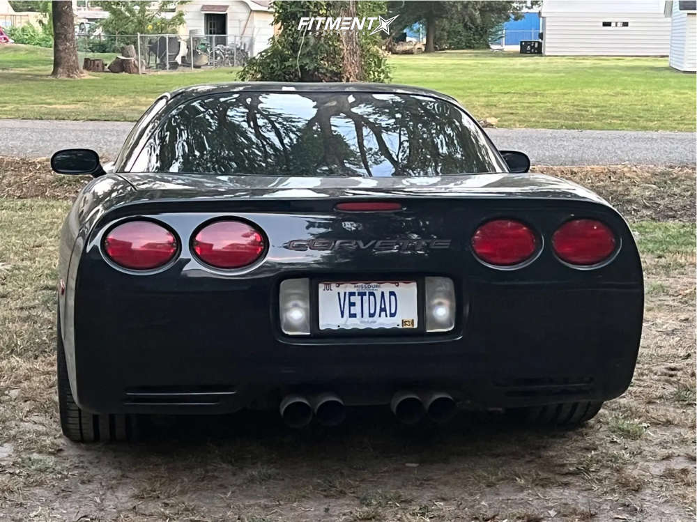 1999 Chevrolet Corvette Base with 17x9.5 4Play OE Wheels Cv04 and Kumho ...