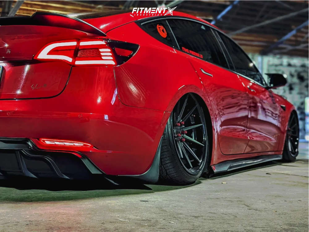 2018 Tesla 3 Long Range with 20x9 Ferrada FR4 and Toyo Tires 245x35 on ...