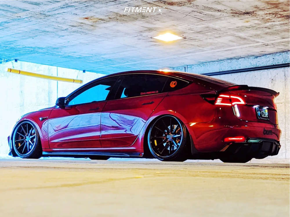 2018 Tesla 3 Long Range with 20x9 Ferrada FR4 and Toyo Tires 245x35 on ...