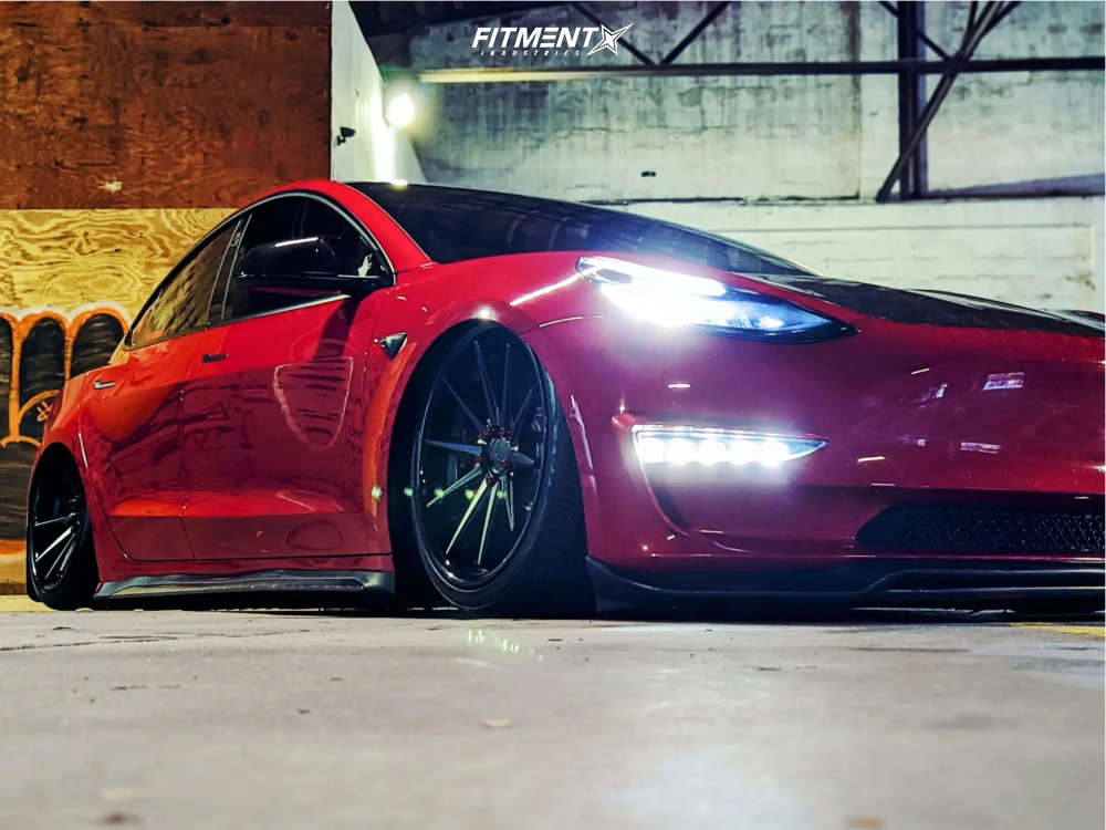 2018 Tesla 3 Long Range with 20x9 Ferrada FR4 and Toyo Tires 245x35 on ...