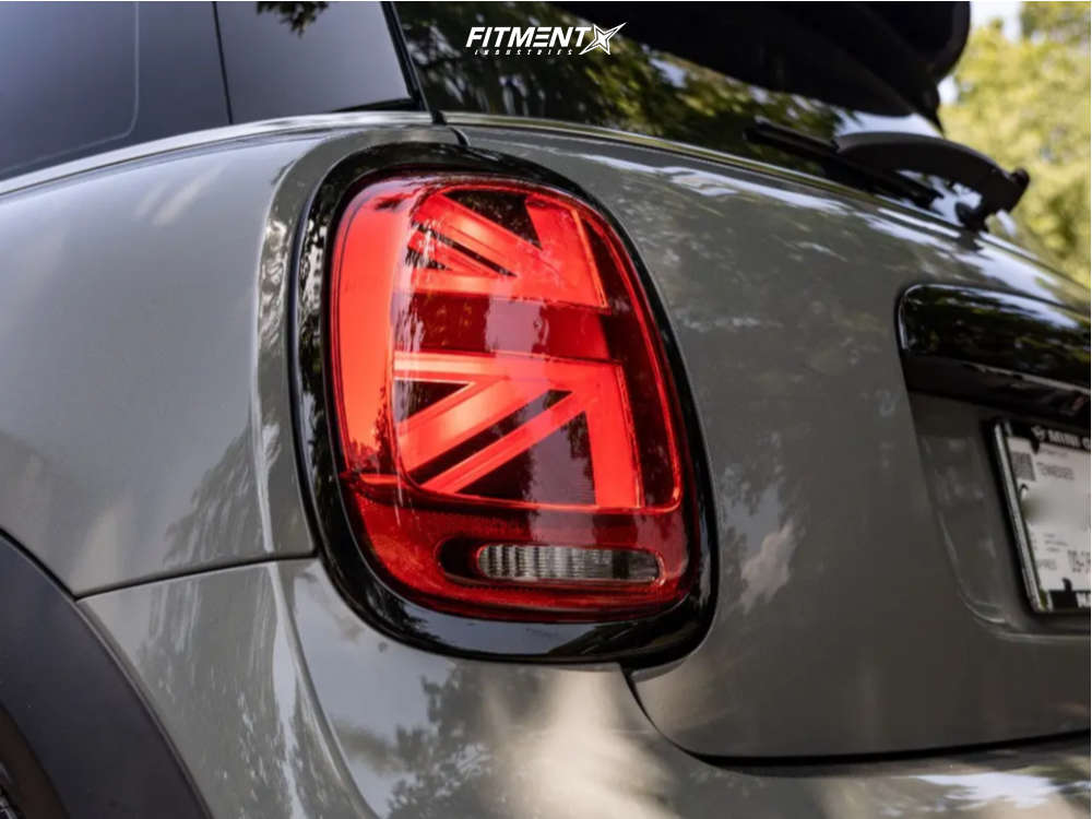 2022 Mini Cooper John Cooper Works with 18x8 Flow One Race Spec F6 and ...