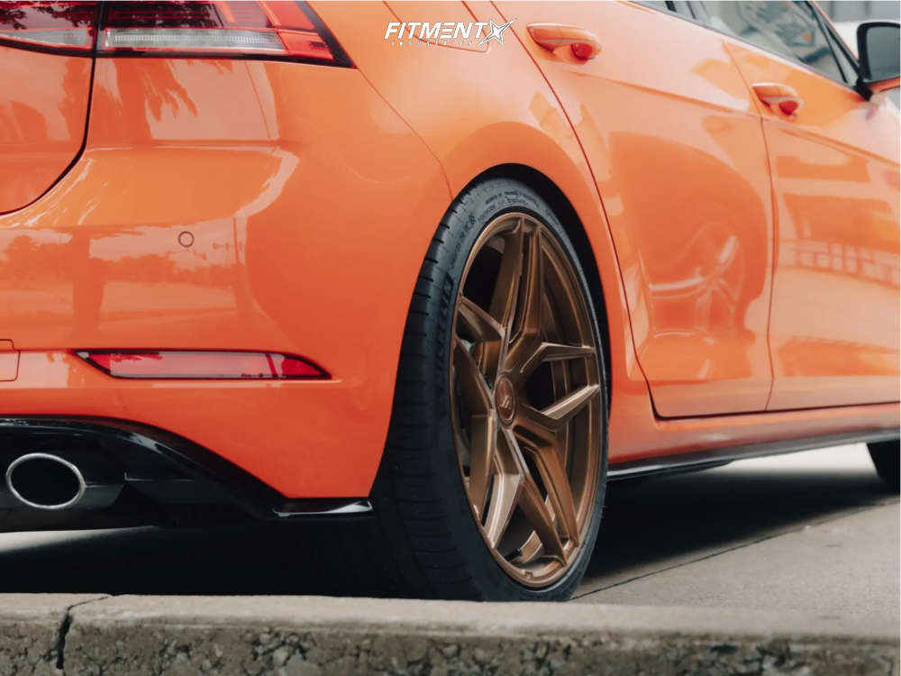 2018 Volkswagen Golf R Base with 19x8.5 Variant Xenon and Michelin ...