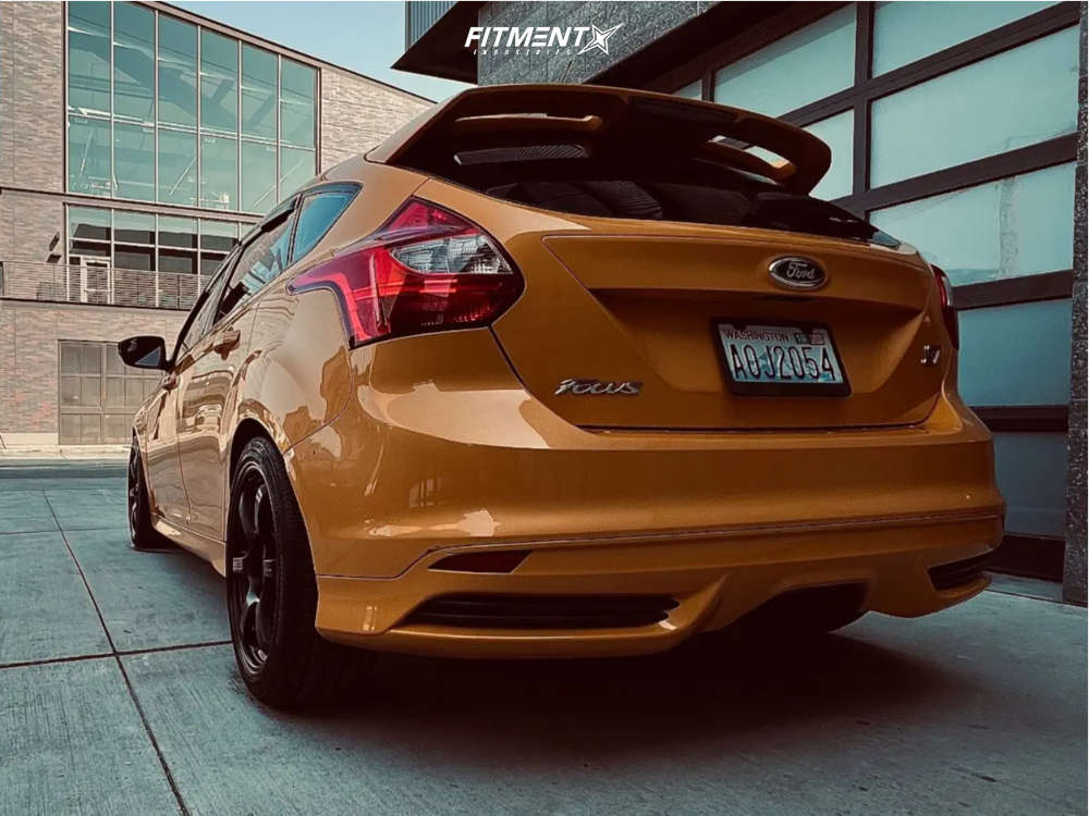 2013 Ford Focus ST with 18x8.5 Gram Lights 57dr and Bridgestone 235x45 ...
