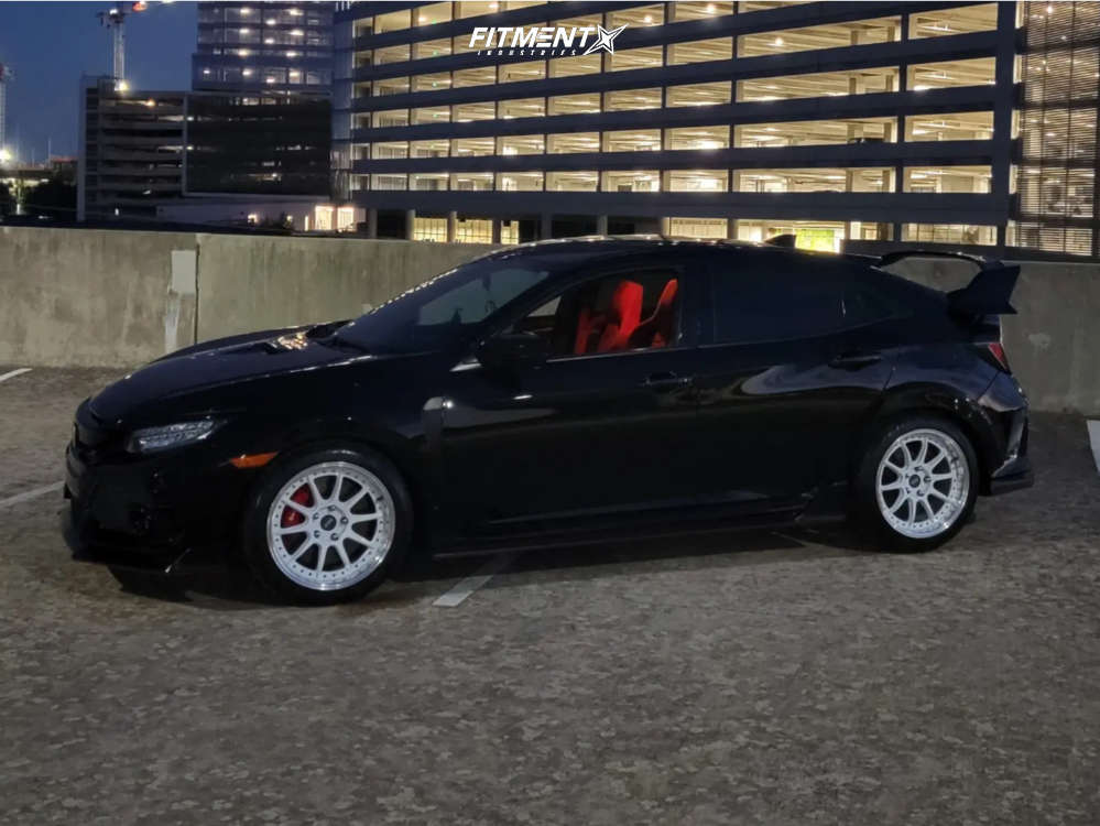 2018 Honda Civic Type R with 18x9.5 ESR CS12 and Continental 255x40 on ...