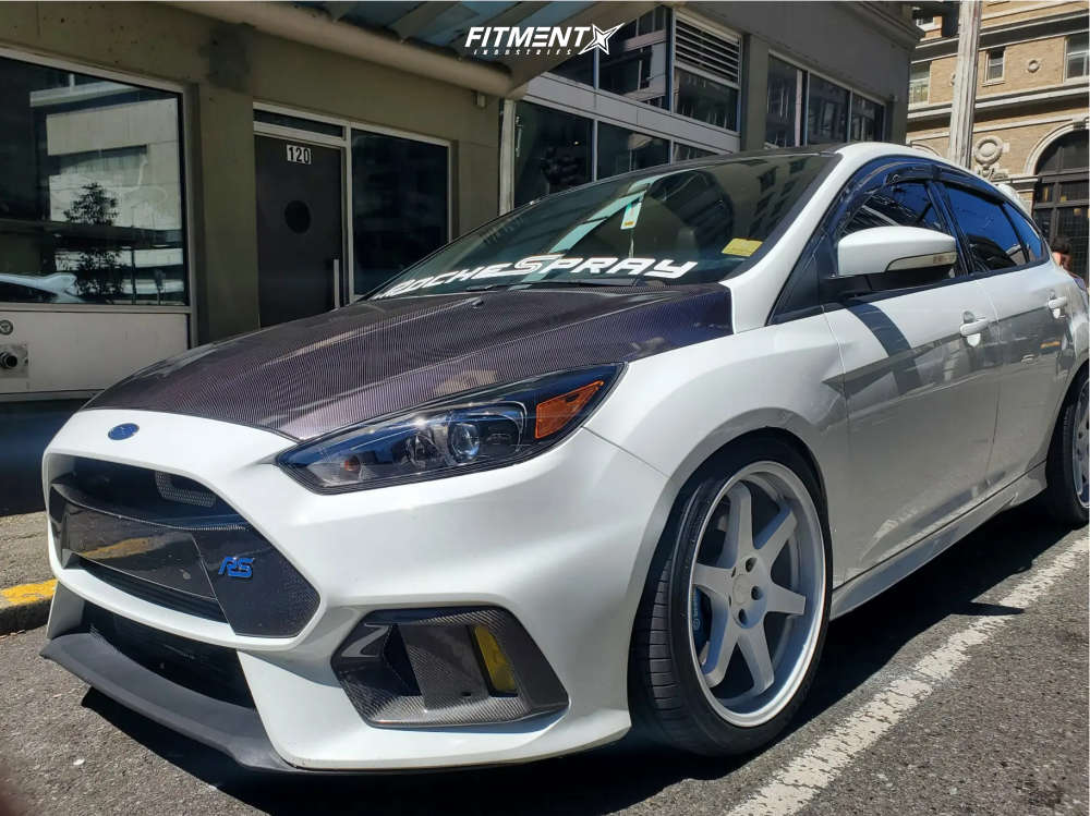 2017 Ford Focus RS with 19x9.5 ESR Sr07 and Toyo Tires 235x40 on ...