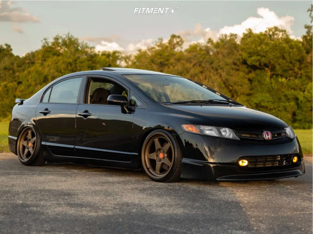 2008 Honda Civic Si with 18x9.5 ESR Cr5 and Fullrun 215x35 on Coilovers ...