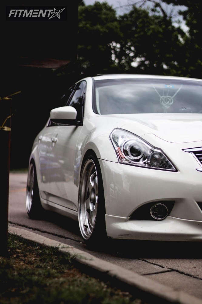 2012 INFINITI G37 Journey with 19x9.5 Varrstoen Es6 and Delinte 235x35 ...