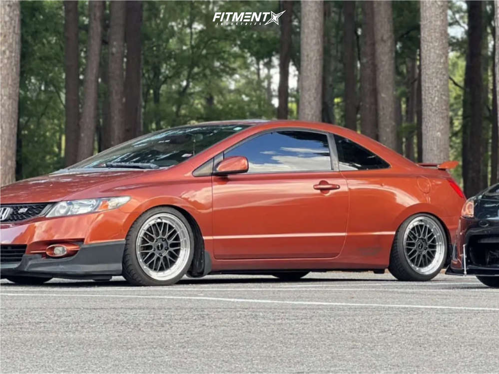 2009 Honda Civic Si with 17x8 Vors Vr8 and Nitto 205x40 on Coilovers ...