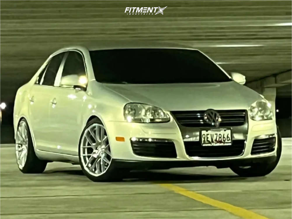 2010 Volkswagen Jetta SE with 18x8.5 Aodhan Ah-x and Vercelli 225x40 on ...