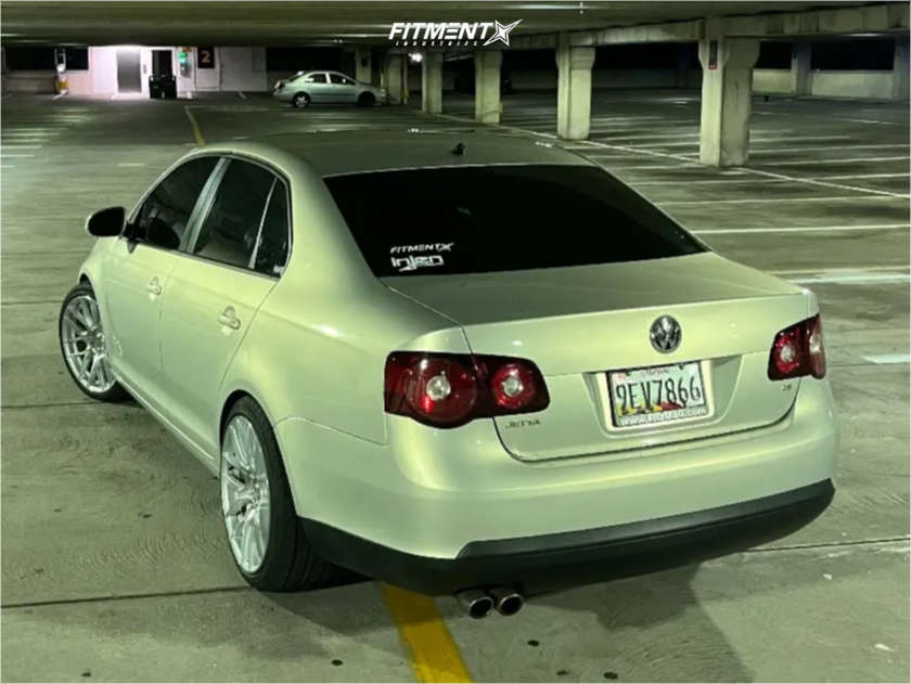 2010 Volkswagen Jetta SE with 18x8.5 Aodhan Ah-x and Vercelli 225x40 on ...