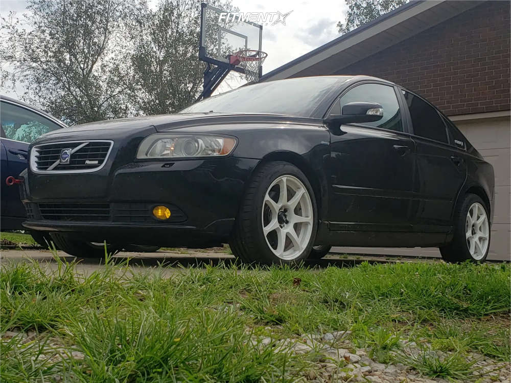 2009 Volvo S40 2.4i with 17x8 Motegi Mr154 and Continental 205x50 on ...