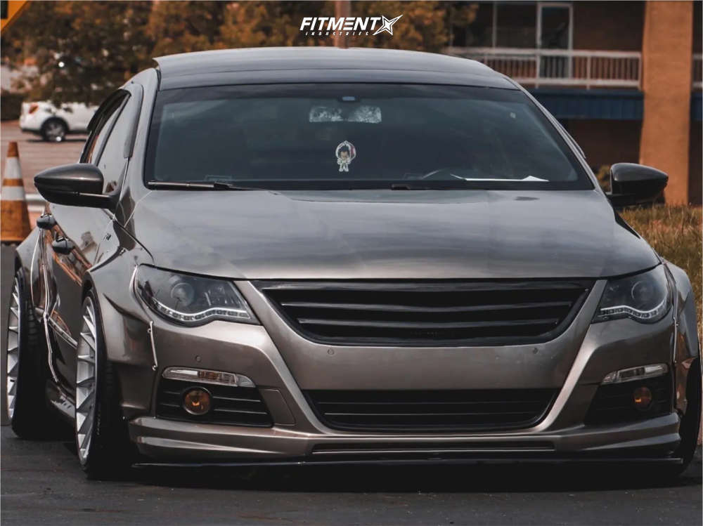 2009 Volkswagen CC Luxury with 19x10 3SDM 0.04 and Delinte 235x35 on ...