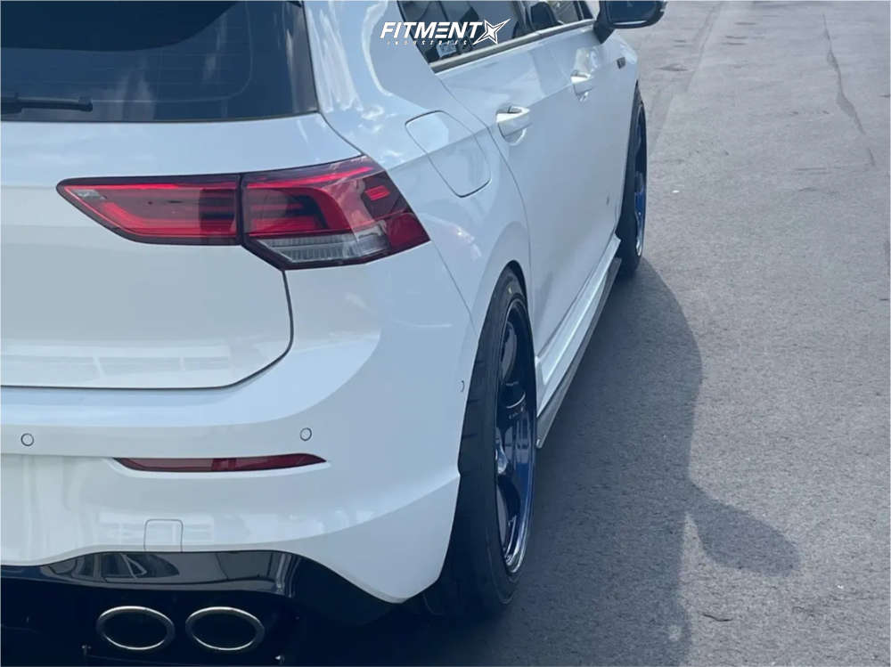 2022 Volkswagen Golf R Base with 18x9.5 Gram Lights 57dr and Firestone ...