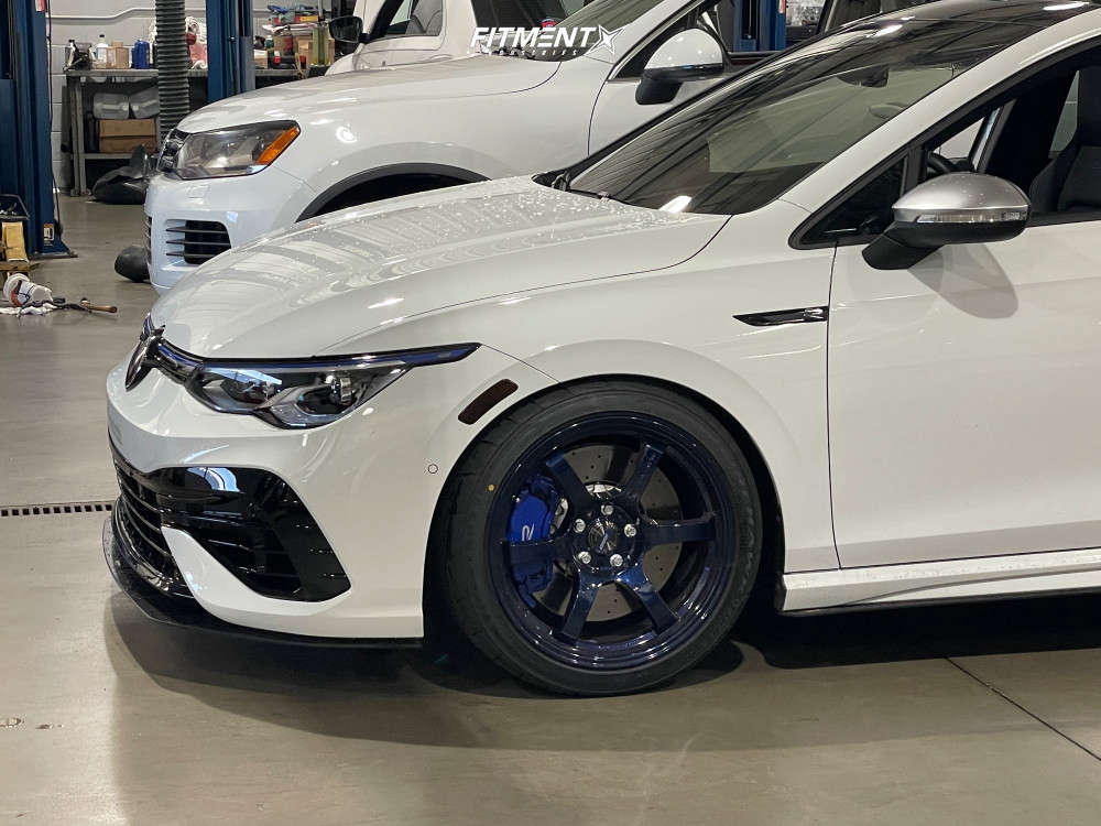 2022 Volkswagen Golf R Base with 18x9.5 Gram Lights 57dr and Firestone ...