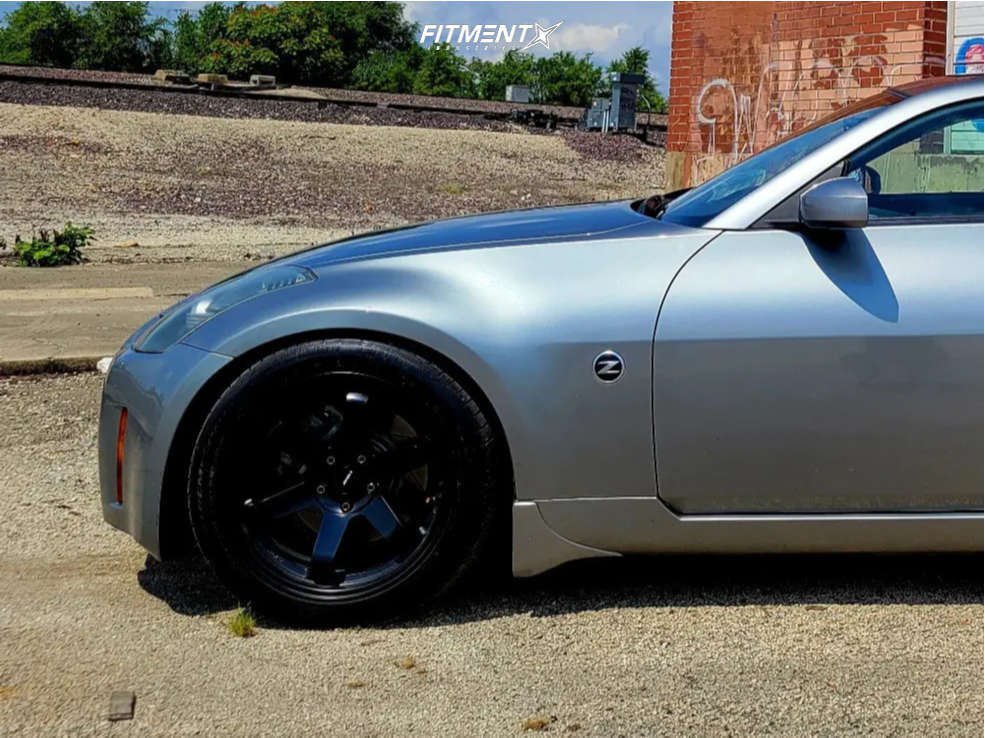 2006 Nissan 350Z Base with 18x9.5 AVID1 Av6 and Continental 265x40 on ...