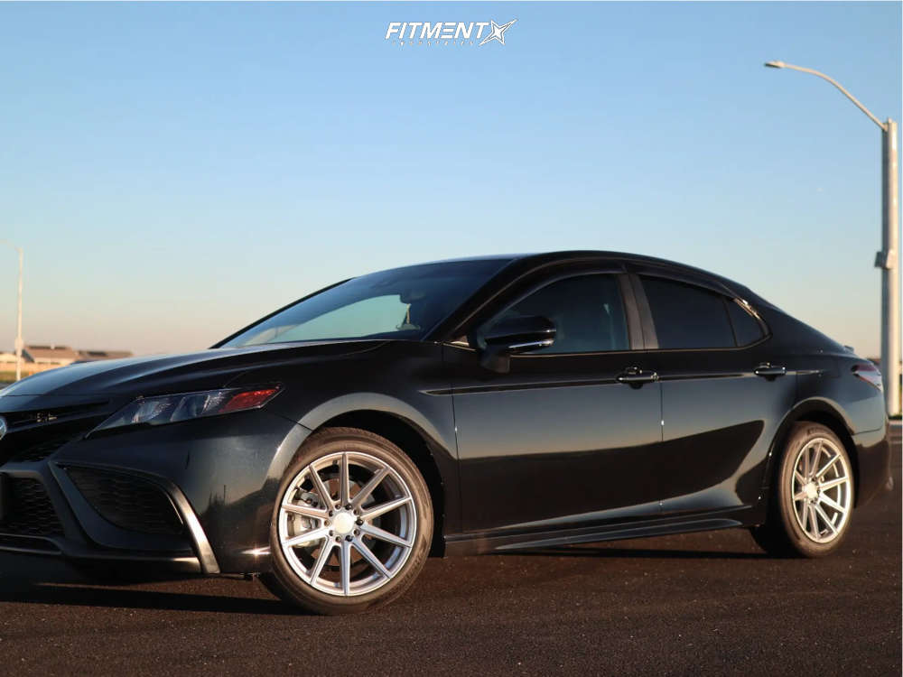 2022 Toyota Camry Hybrid SE Nightshade with 18x9.5 F1R F27 and Hankook ...