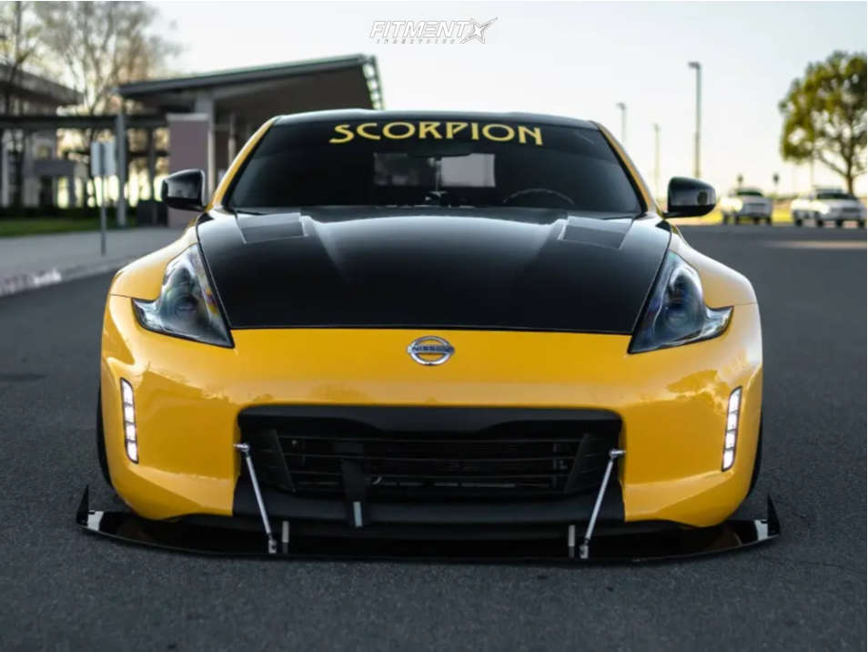 2018 Nissan 370Z Heritage Edition with 18x9.5 Cosmis Racing Xt-006r and ...