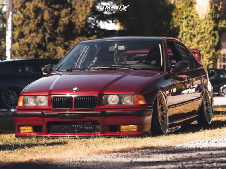 1993 BMW 325i Base with 18x8.5 BBS Rsii and Landsail 195x35 on Air ...