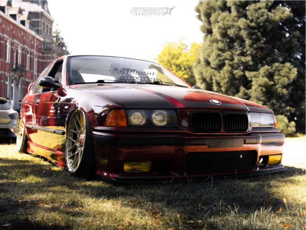 1993 BMW 325i Base with 18x8.5 BBS Rsii and Landsail 195x35 on Air ...