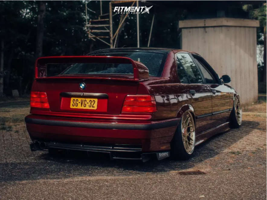 1993 BMW 325i Base with 18x8.5 BBS Rsii and Landsail 195x35 on Air ...