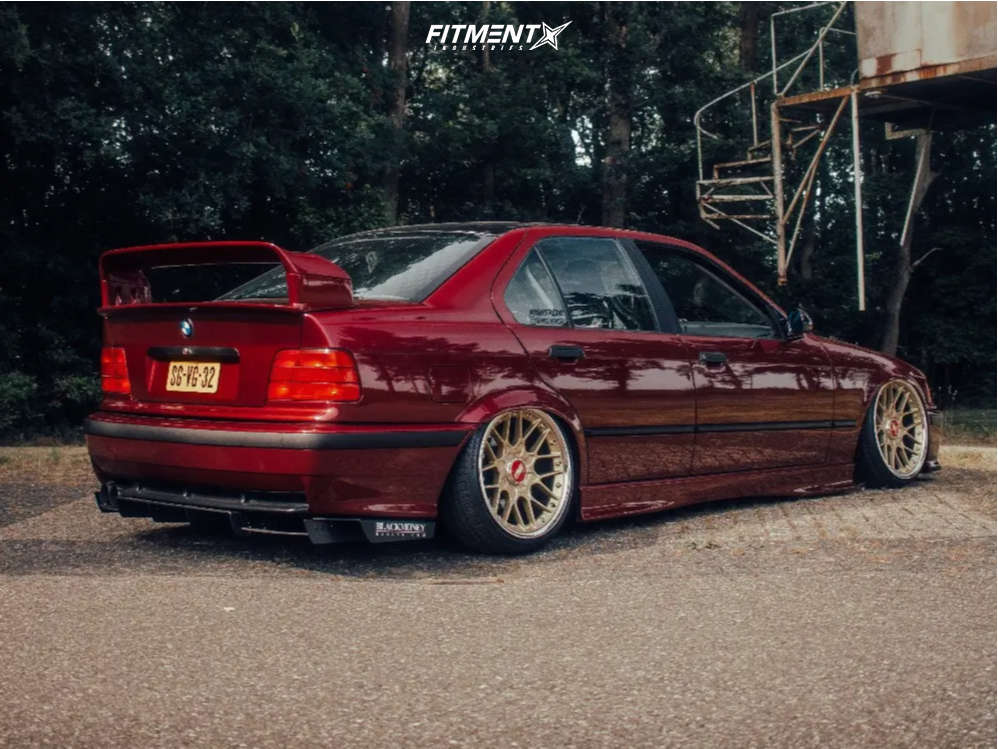 1993 BMW 325i Base with 18x8.5 BBS Rsii and Landsail 195x35 on Air ...