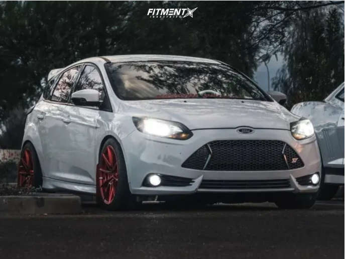 2014 Ford Focus ST with 18x8.5 XXR 567 and Federal 245x35 on Lowering ...